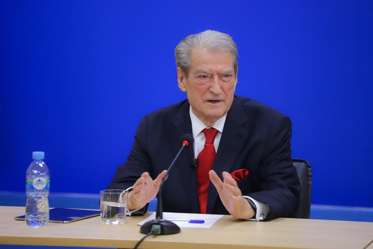 A e bëri “magjinë” edhe në Shqipëri Chris LaCivita? Përgjigjet Berisha ...